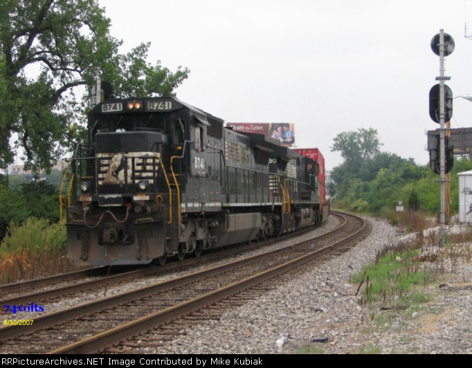 NS 8741 entering the interlock at NA Tower